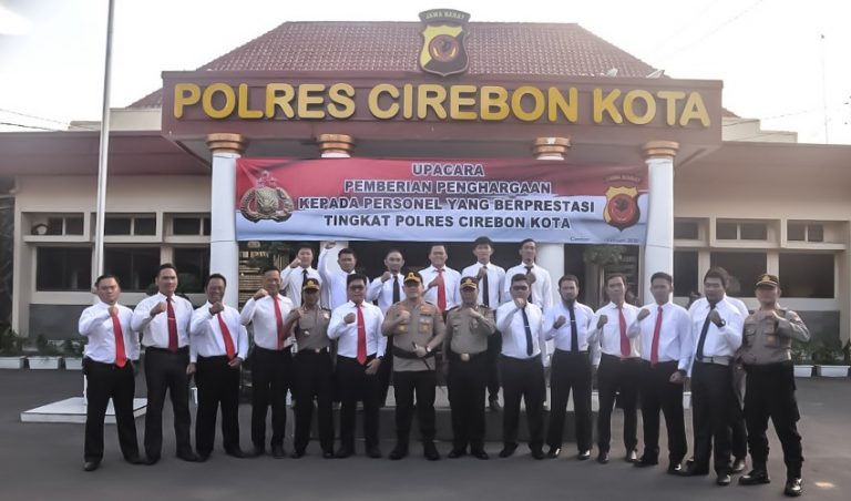 Polres Cirebon Kota Beri Penghargaan bagi Personel Berprestasi – citrust.id