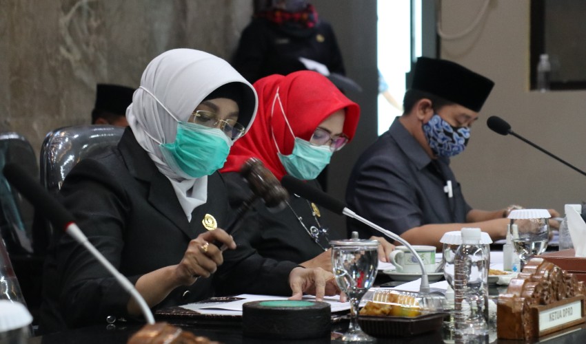 Seluruh Fraksi DPRD Setujui Raperda Perubahan APBD Tahun 2020 – citrust.id Seluruh Fraksi DPRD Setujui Raperda Perubahan APBD Tahun 2020 – citrust.id
