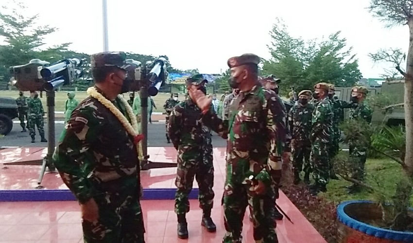 Pangdam III/Siliwangi Cek Alutsista Canggih Batalyon Arhanud 14/PWY ... Pangdam III/Siliwangi Cek Alutsista Canggih Batalyon Arhanud 14/PWY ...